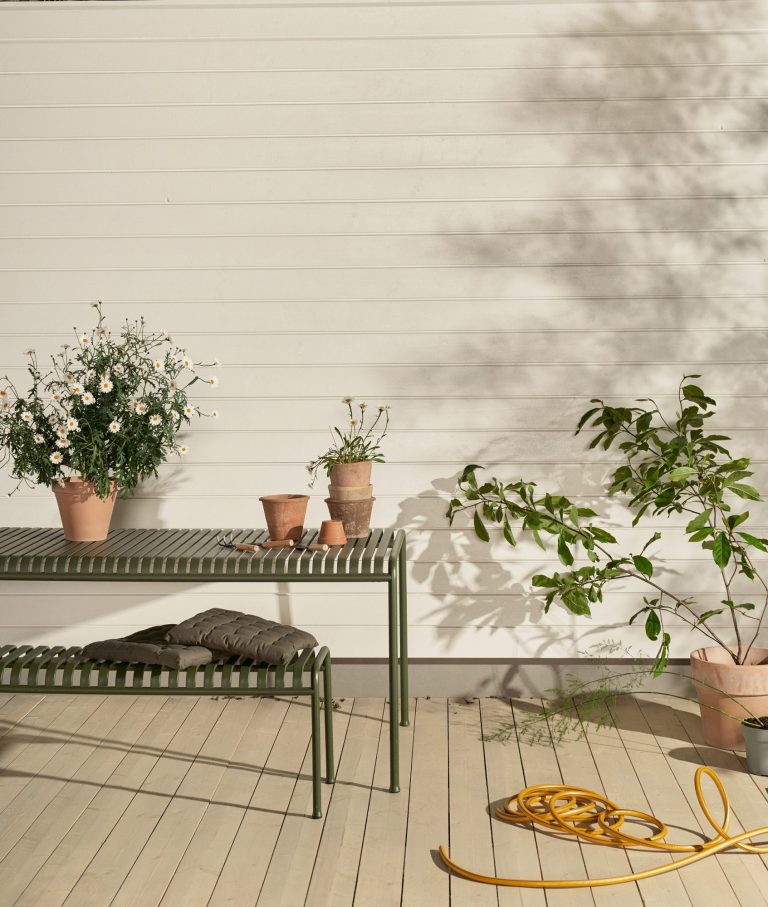 Jotun 10416 perlehvit Grunnmur 11130 shade Trebitt terrassebeis 9072 ...