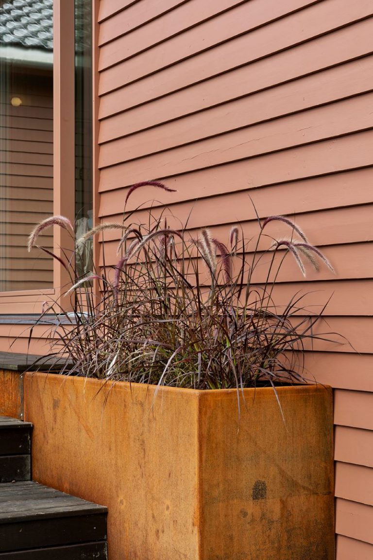 Bli kjent med fargenyheten Jotun 20118 Amber Red - Jotun Uteinspirasjon