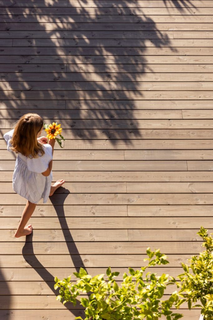 Dette er årets terrassebeis-farger! - Jotun Uteinspirasjon