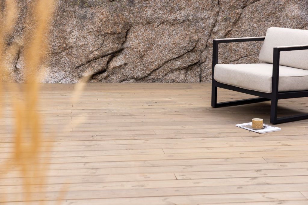 Dette er årets terrassebeis-farger! - Jotun Uteinspirasjon